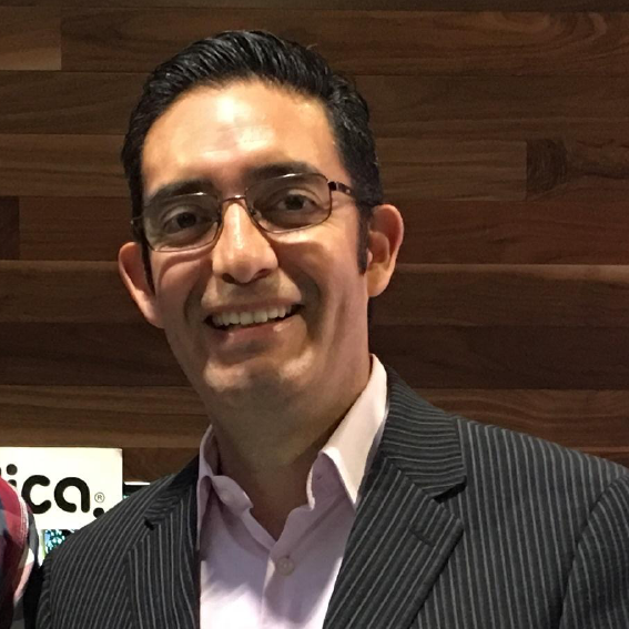Conoce al Dr. Moisés Hernández León, quiropráctico